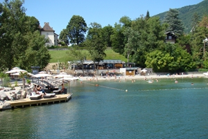 Petit camping avec piscine proche du Lac du Bourget et d'Aix les Bains